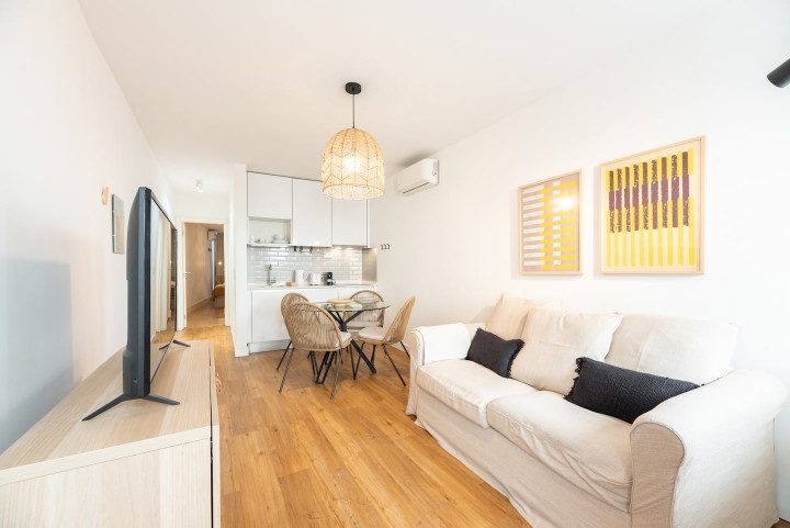 Charming 1-bedroom Apartment Near Av. Liberdade | Ac - Seixal