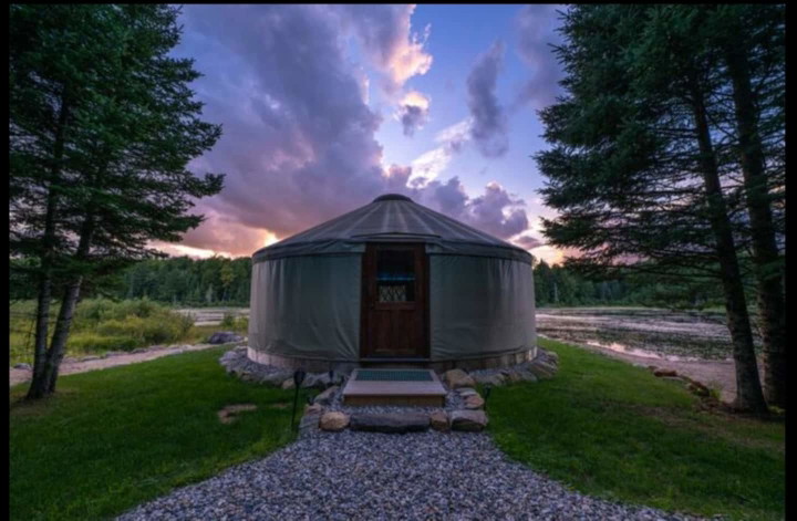 Red Arrow Yurt, Adirondack Mt. Getaway - State of New York