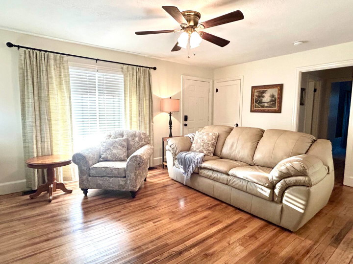 Fox Hollow Cottage Near Arkansas State & Downtown - Jonesboro, AR
