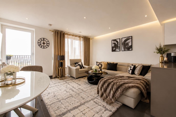 Modern Flat With Balcony Gym & Shard View - London