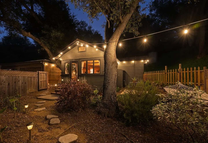 Topanga Writing Cabin | Fenced Yard Under Oaks - Calabasas, CA