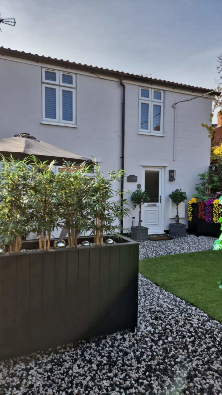 Rugby Coach House, Central Location, 5 Star Rating - Rugby