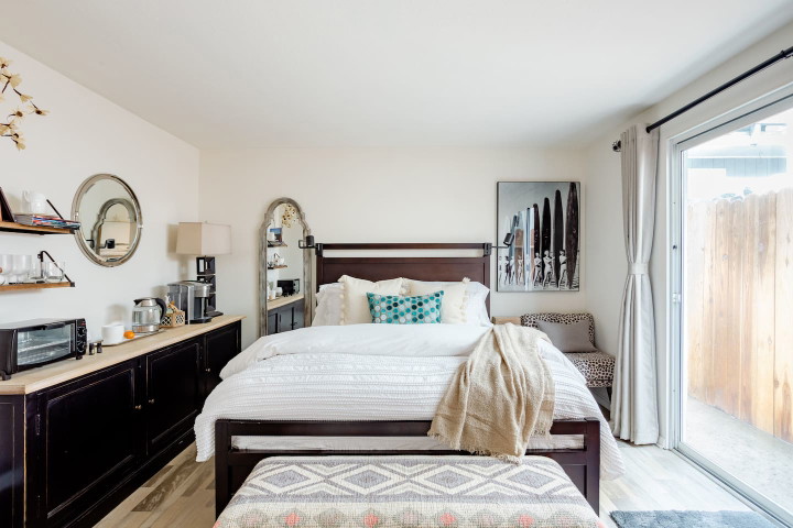 Studio By The Beach With Separate Entrance - Oxnard, CA