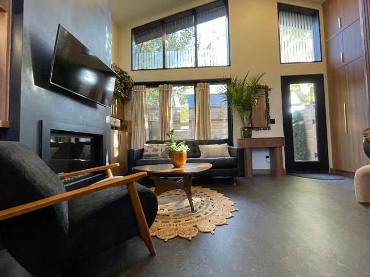 New Listing*the Roncy Den~a Boutique Laneway House - Osgoode Hall