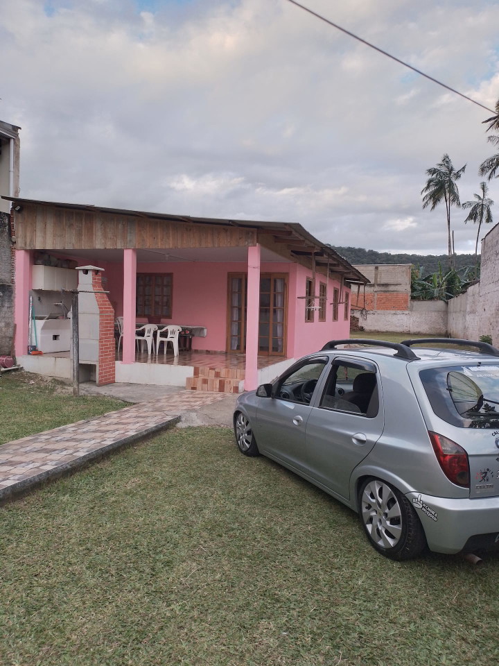 Casa Com Estacionamento No Centro De Morretes Pr - Morretes