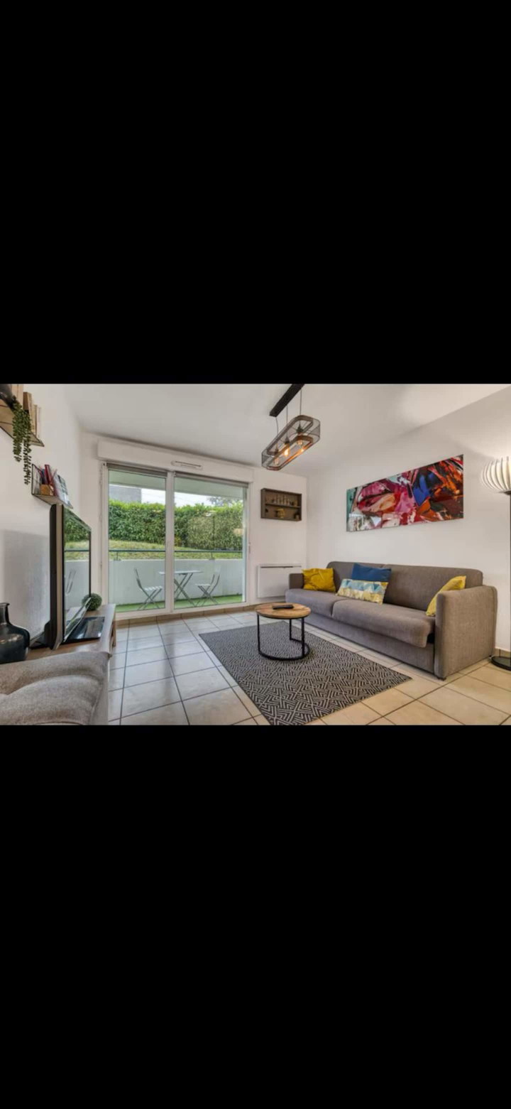 T2 Lumineux & Cosy Balcon, Piscine & Parking Privé - Annemasse
