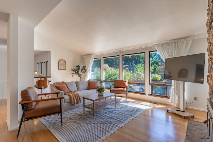 5br Gem, Walk To Microsoft And Near Redmond Dt - Redmond, WA