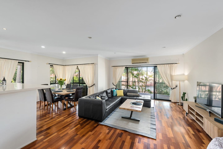Spacious & Serene! 3bed/2bath/2+cars ~ House - Brisbane