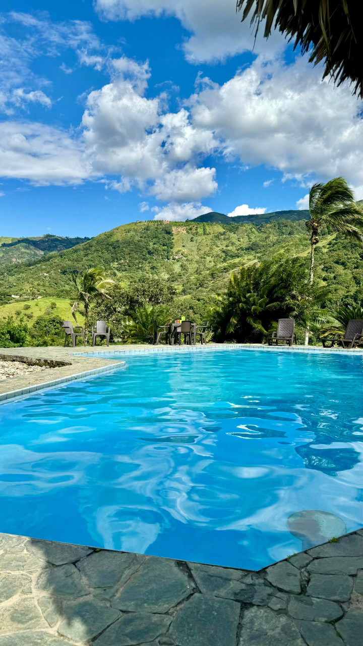 Property For 23 | Pool + Pool Table | Near Medellín - Barbosa