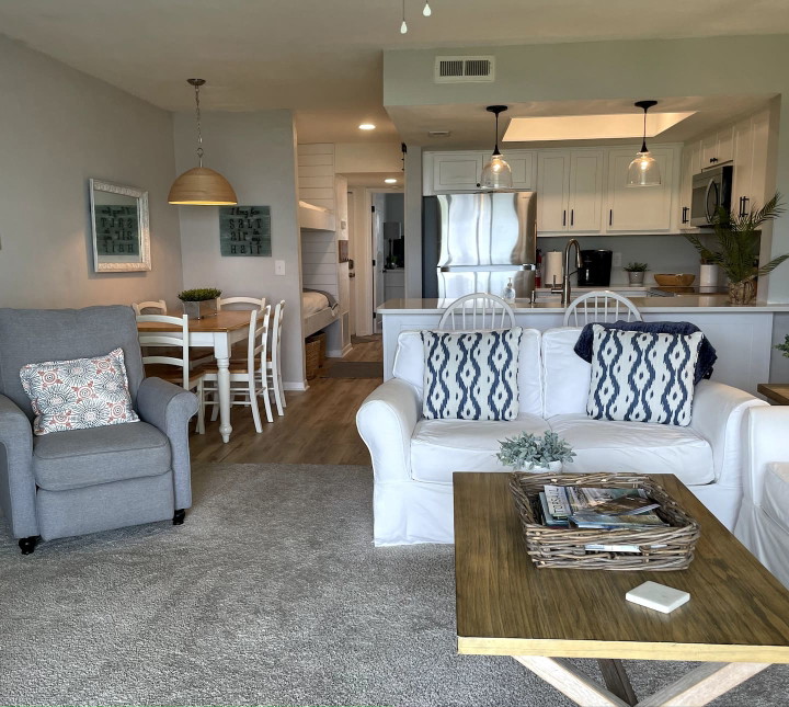 Charming Oceanfront Condo With Pool - Surf City, NC