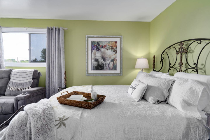 Suite Charles Way: A Cozy Fletcher Hills Studio - Santee, CA