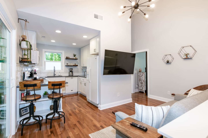 Private Urban Oasis Luxury Cal King Bed - Raleigh, NC
