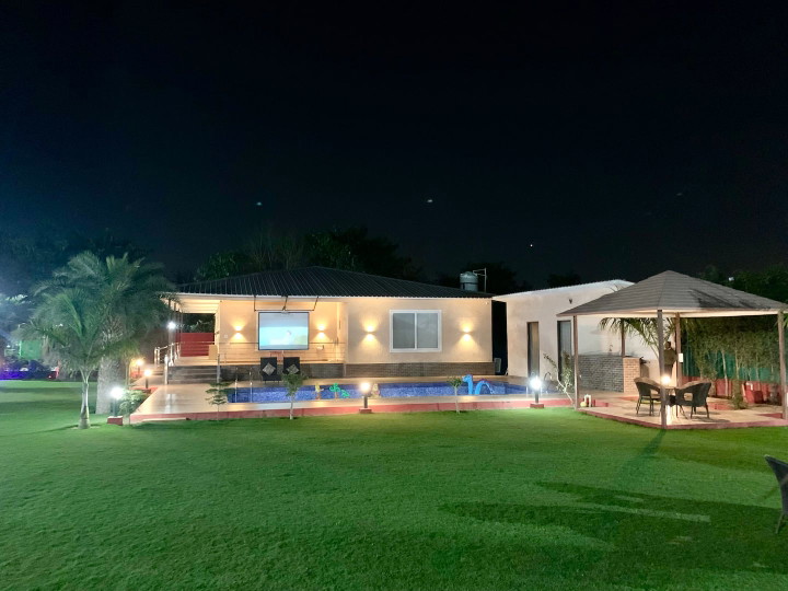 27. 2bhk Luxury Farm House Relax By Instay - Noida
