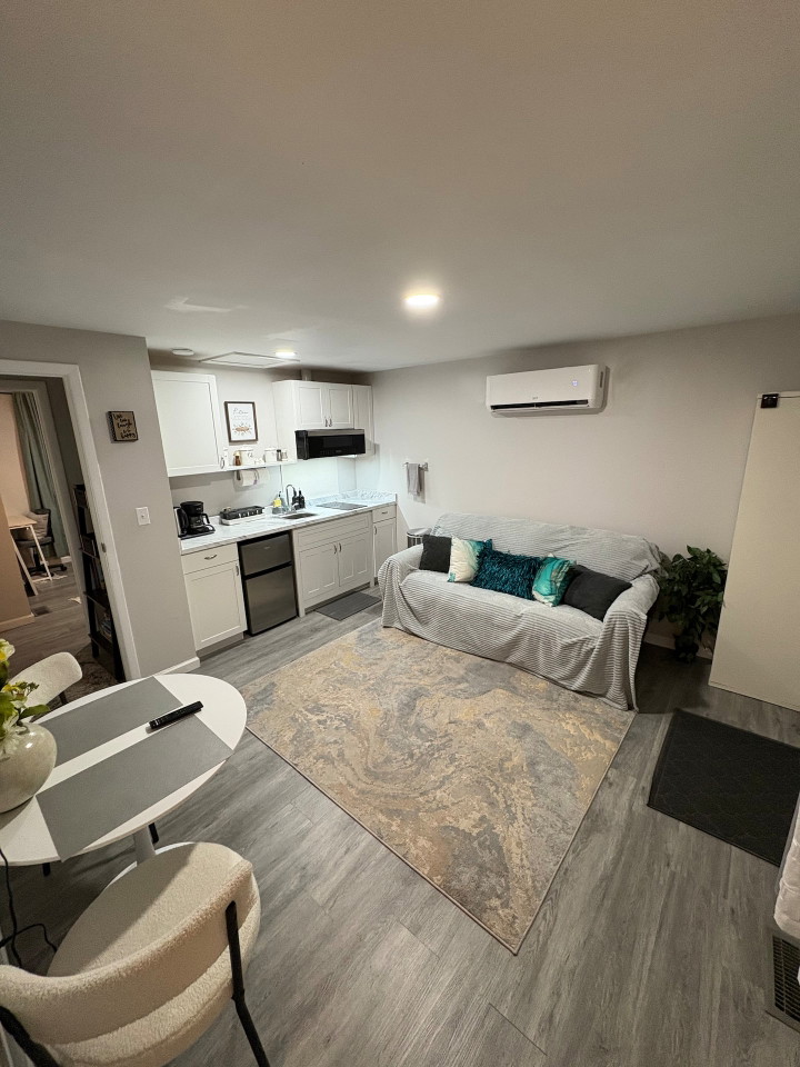 Quiet 1 Br/private Patio/free Park/s Charlotte - Charlotte, NC
