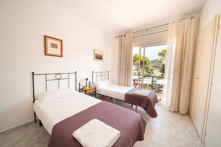 Twin Room With Balcony Near Beach - Sitges