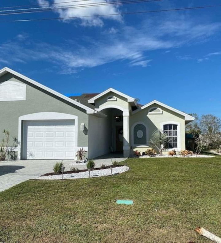 Beautiful Saltwater Front Home With A Pool - Sanibel Island, FL