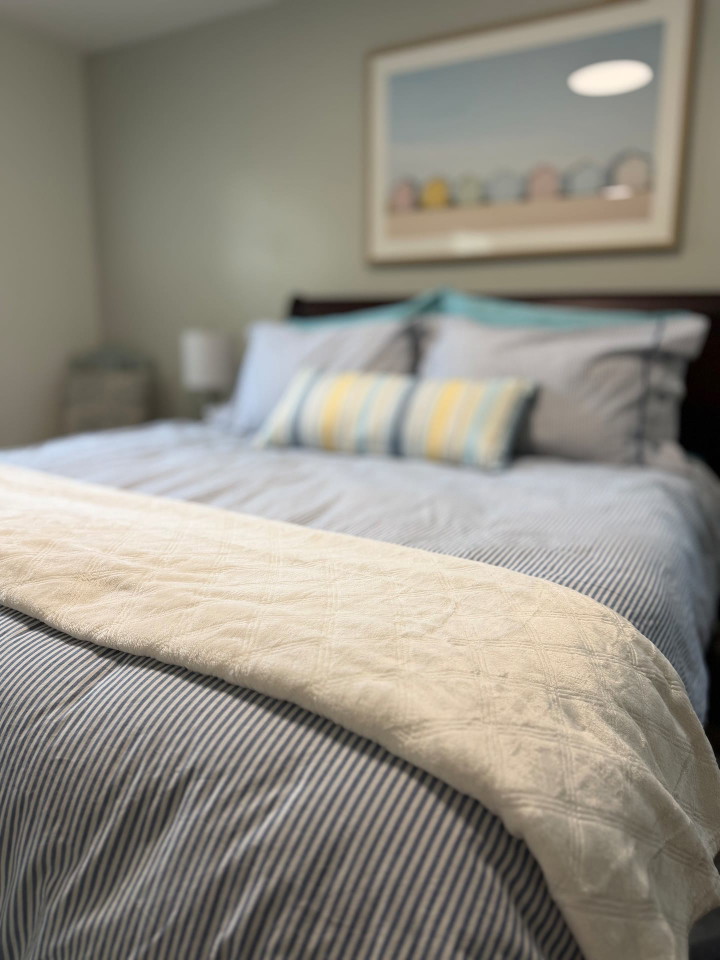 Private Apartment, 2 Parking Spots, Self Check In - Barrie