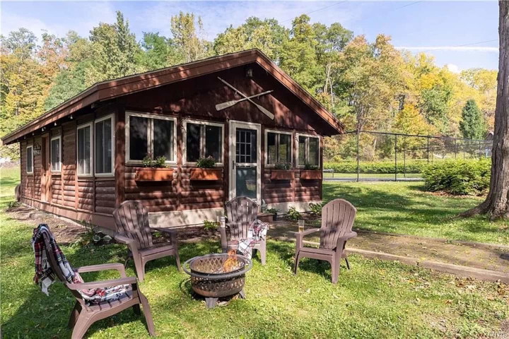 Skaneateles Lake Cabin | Tennis, Kayaks & Dock - Finger Lakes, NY