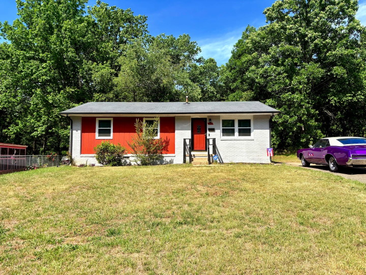 Autumn Orange Cozy Home | 2bed 1bath | - Winston-Salem, NC