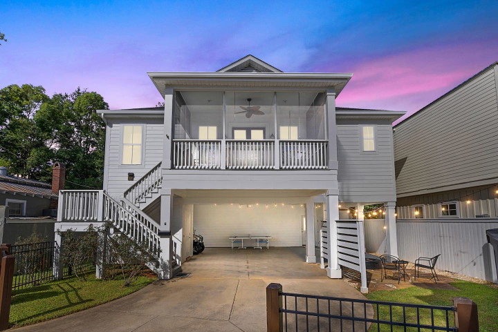 Les Bons Temps On Minnich (Heart Of Downtown) - Fairhope, AL