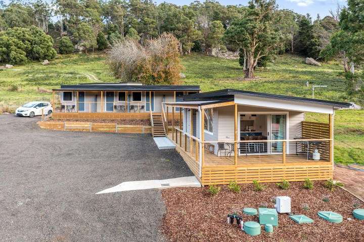 Nurses Quarters 4 Ensuite Cabins - Tasmania