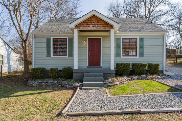 Quaint, Retro, West Nash Cottage - Nashville, TN