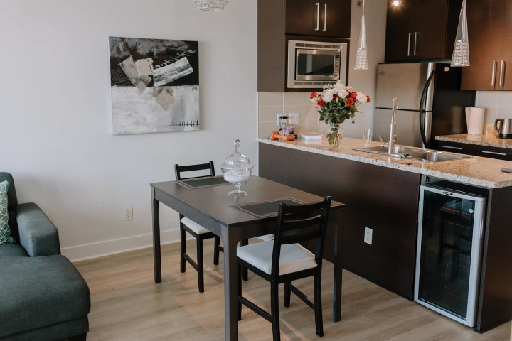 Chic Downtown Vancouver Condo - Vancouver