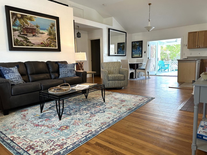 3 Bedroom/3 Bathroom Charming Dt Beach House - Cocoa Beach, FL