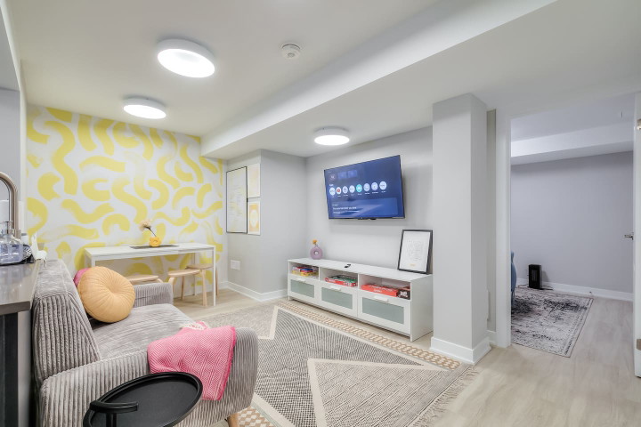 Keyless | Parking | 2 Q Beds | Toronto Hub | Spa - Pickering