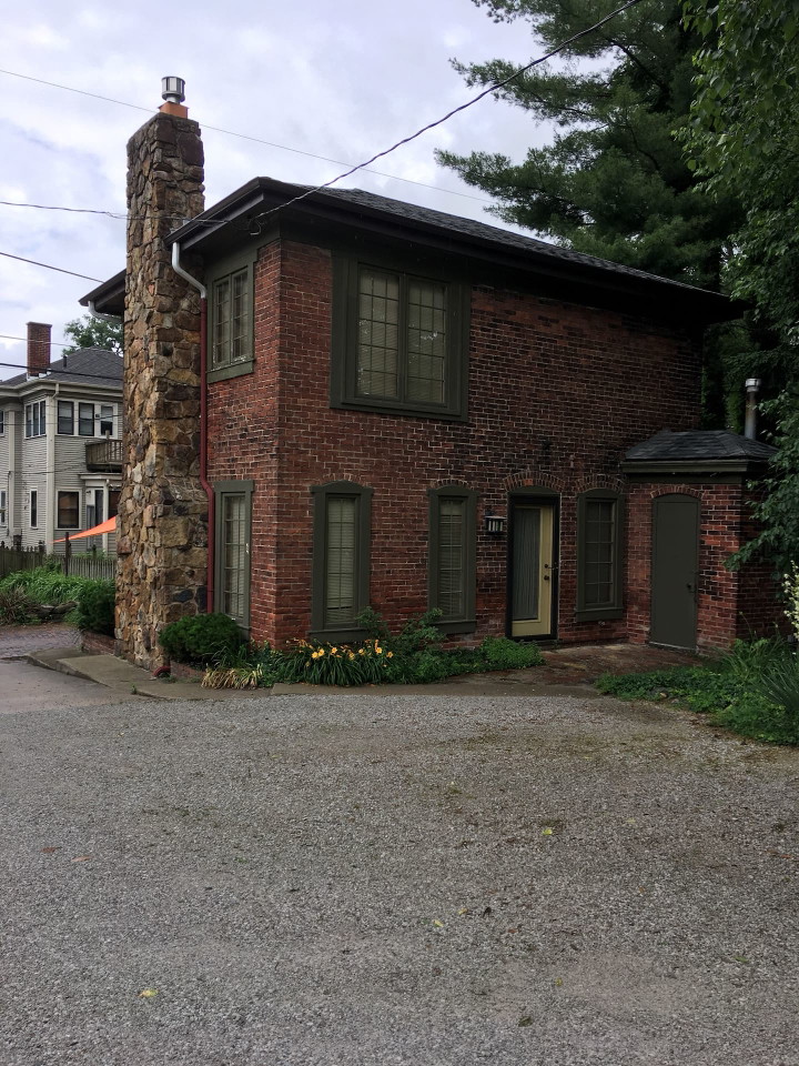 Historic Carriage House Build In 1888, 10 Minute Walk To Downtown District. - Fort Wayne, IN