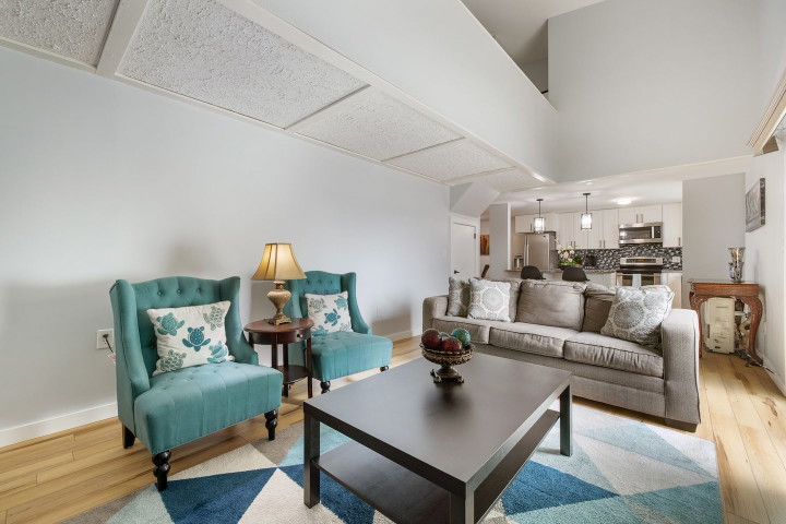 Cozy Colonial House | Centrally Located - Cromwell, CT
