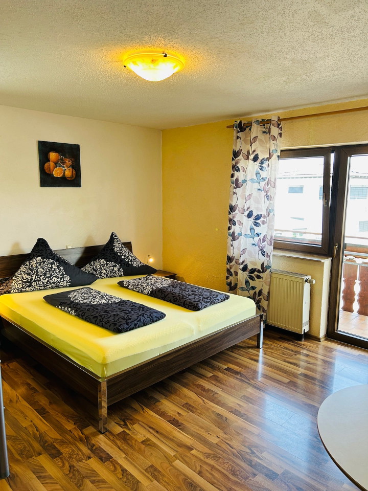 Pension Kern - Familienzimmer 4 - Mit Balkon - Rust