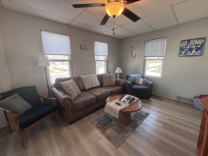 1 Block To Beach- Beach House-firepit And Bikes! - Two Rivers, WI
