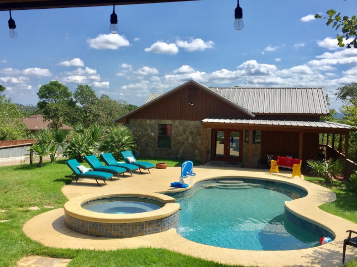 Heated Pool, Scenic Views, Hot Tub, Game Room! - Bastrop, TX