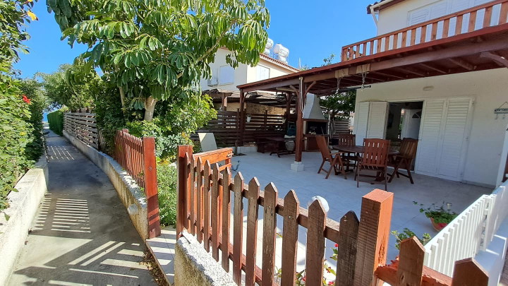 Comfortable 2br Seaside House & Free Parking - Larnaca