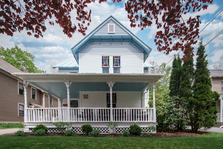 Location! Home In The Heart Of Saratoga Springs! - Saratoga Springs, NY