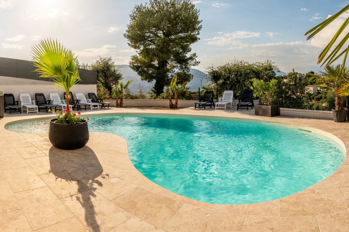 Villa Columbia - Piscine, Spa & Vue Montagne - Nizza