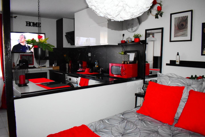 Stylish Studio, Cathedral, Fibre Broadband, Self-check-in - Béziers