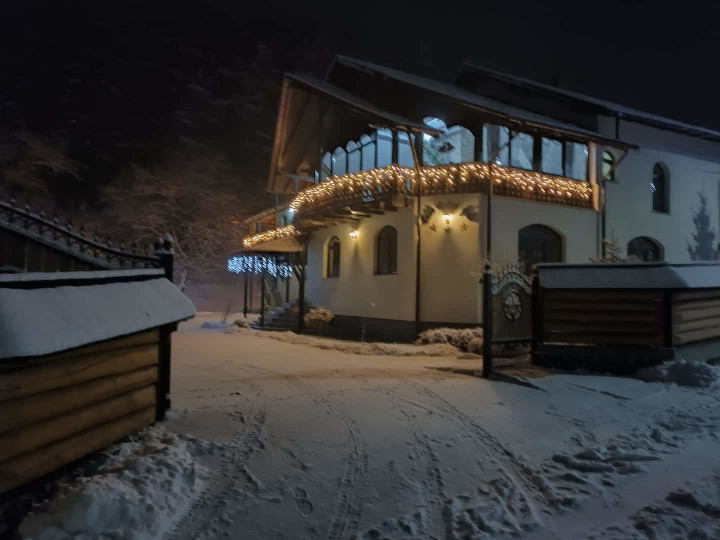 Casa Dintre Pini - Botoşani