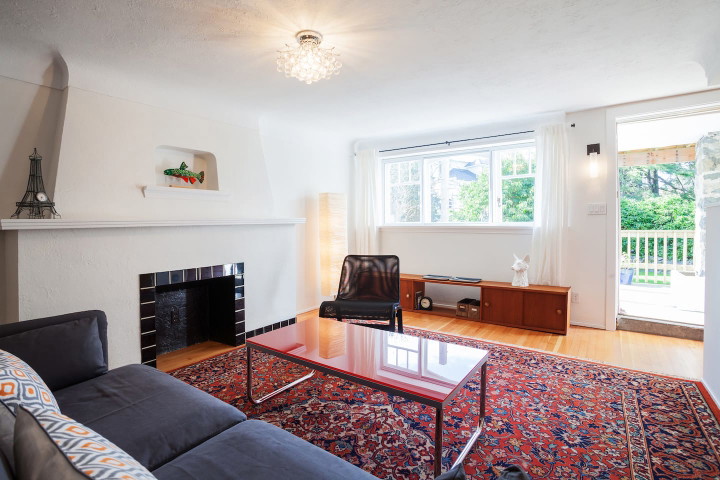 Bright Garden Suite In Historic Character Home. - Victoria