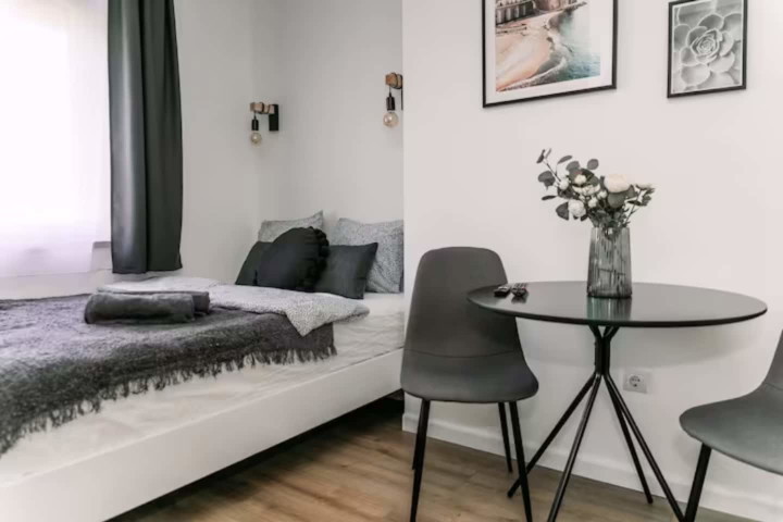 B15 - Wood&black Apartment - Győr
