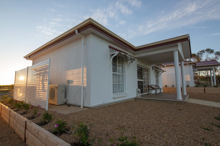 1837 Barossa Luxury Vineyard Cottage Hideaway - Lyndoch