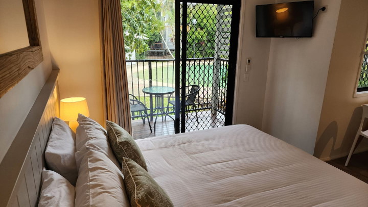 Noosa Lakes Luxury Studio Apartment - Tewantin