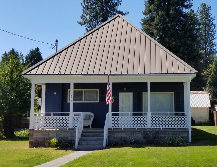 The Mountain House At The Base Of Mount Shasta - McCloud, CA