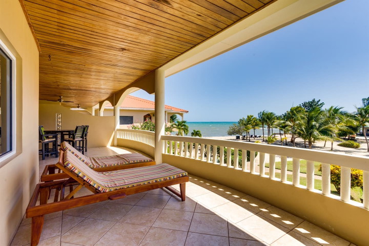 Exclusive 2br Villa W/ Shared Pool, Beach Relaxing - Placencia