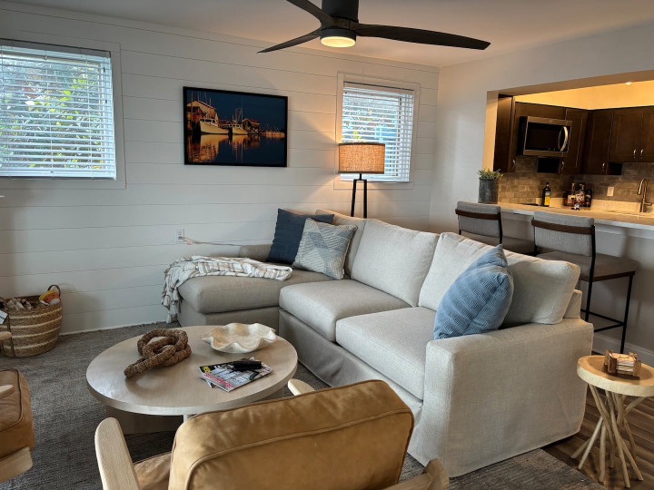 Amazing Views From Spa Creek 2bd Condo With Pool - Arnold, MD