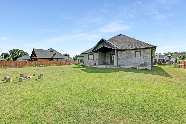 Home Away From Home - Delhi, ON, Canada