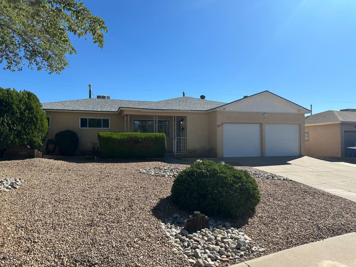 Cozy Home W/pool In Ne Heights - Albuquerque, NM