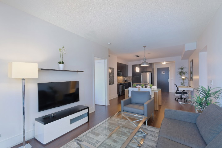 Fully Furnished-2 Bed/2 Bth Condo-yonge & Eglinton - Ontario