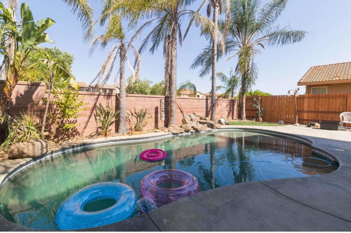 6 Bedroom/1 King 6 Queen/3 Bathroom With Pool - Rancho Cordova, CA